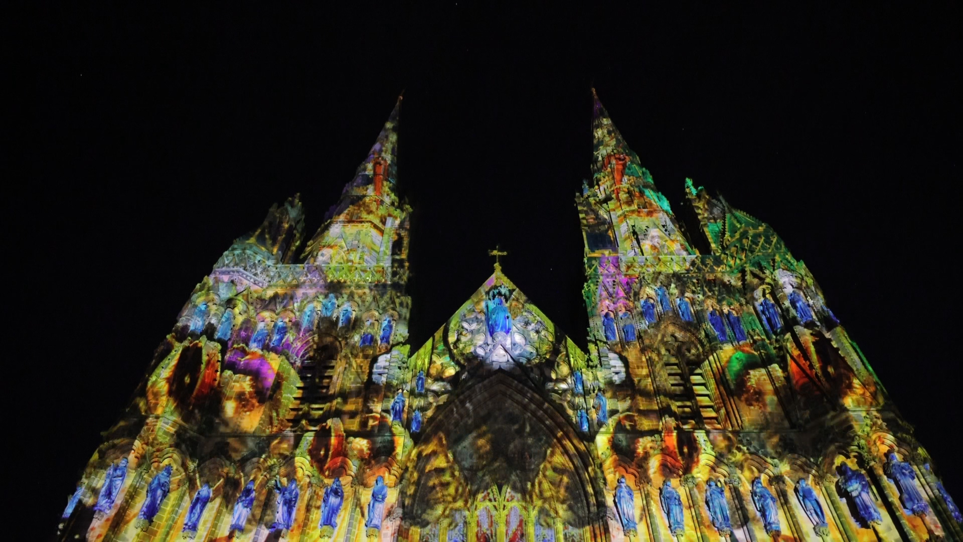 2023 Christmas Light Show at Lichfield Cathedral - We Are Staffordshire